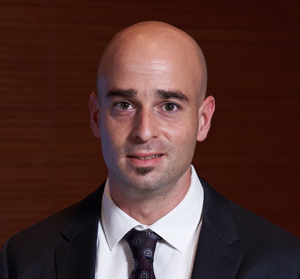 Dr. Yanir Landenberg - CXOCIETY